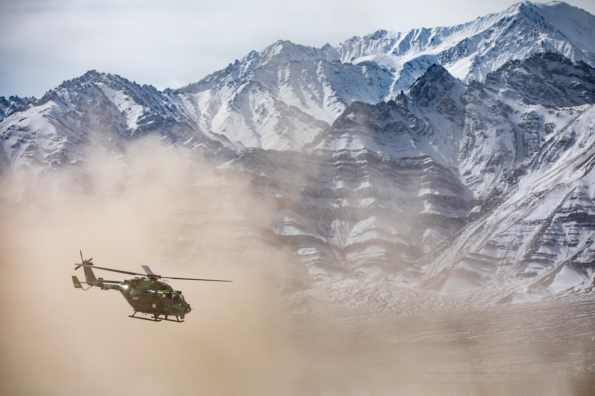 Indian Army Aviation Dhruv Helicopter at Leh [2000 X 1333] : r/MilitaryPorn