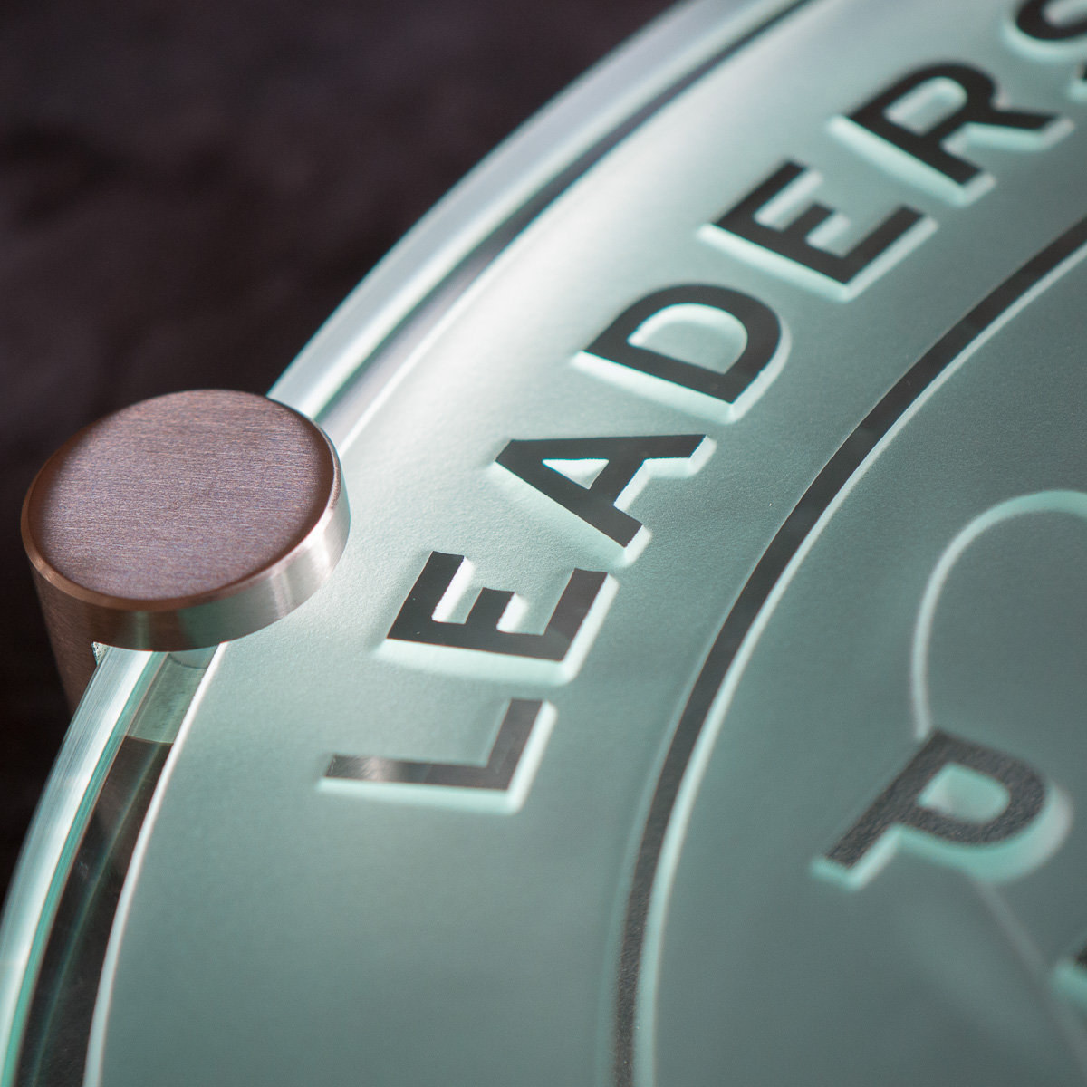 LEED standard Glass Plaque ⌀40cm, including hardware | signofgreen