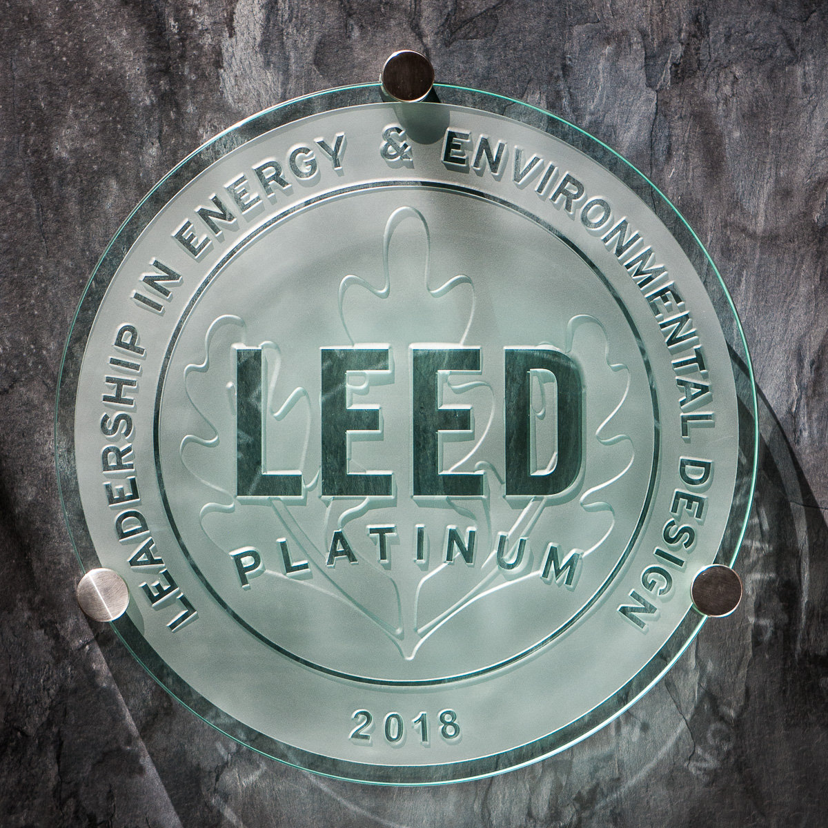 LEED standard Glass Plaque ⌀40cm, including hardware | signofgreen