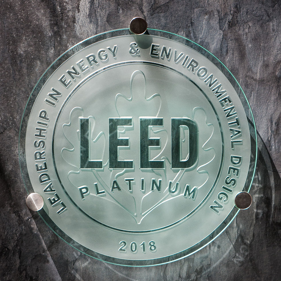LEED standard Glass Plaque ⌀40cm, including hardware | sign of green