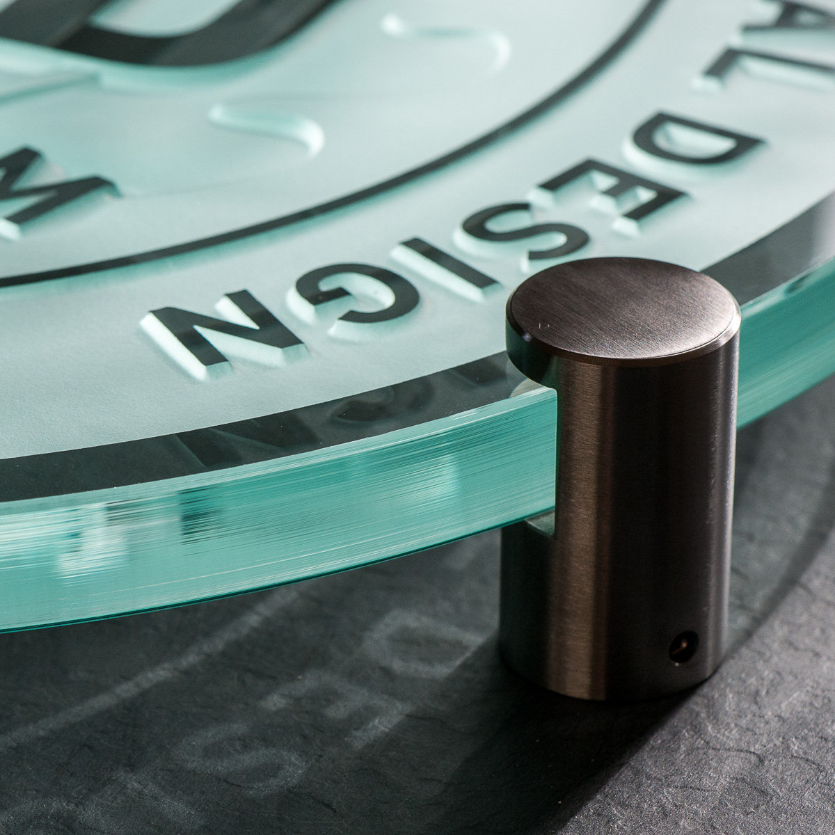 LEED standard Glass Plaque ⌀40cm, including hardware | signofgreen