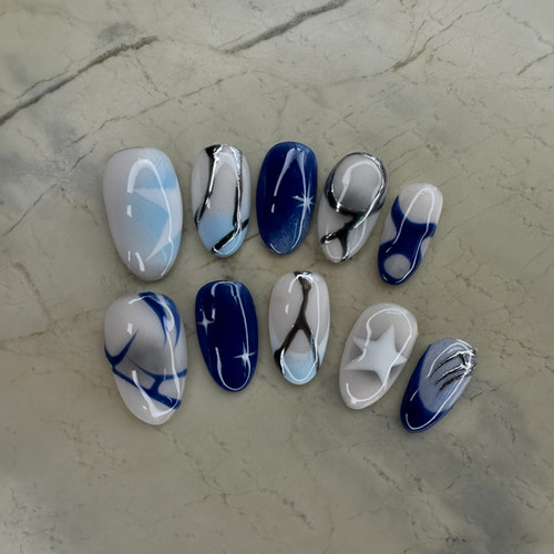 Eccentric blue | Moon Claws