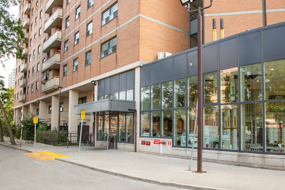 15 - 295 Shuter Street, Toronto