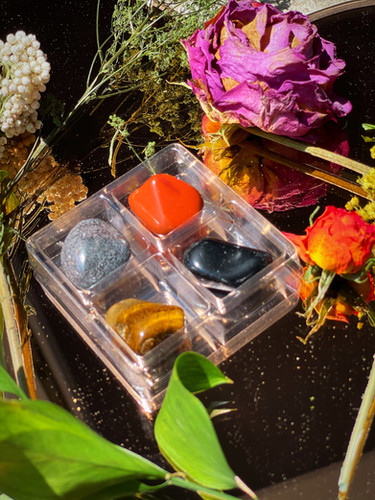 Wonder Woman Crystals | Nastradamus Tarot