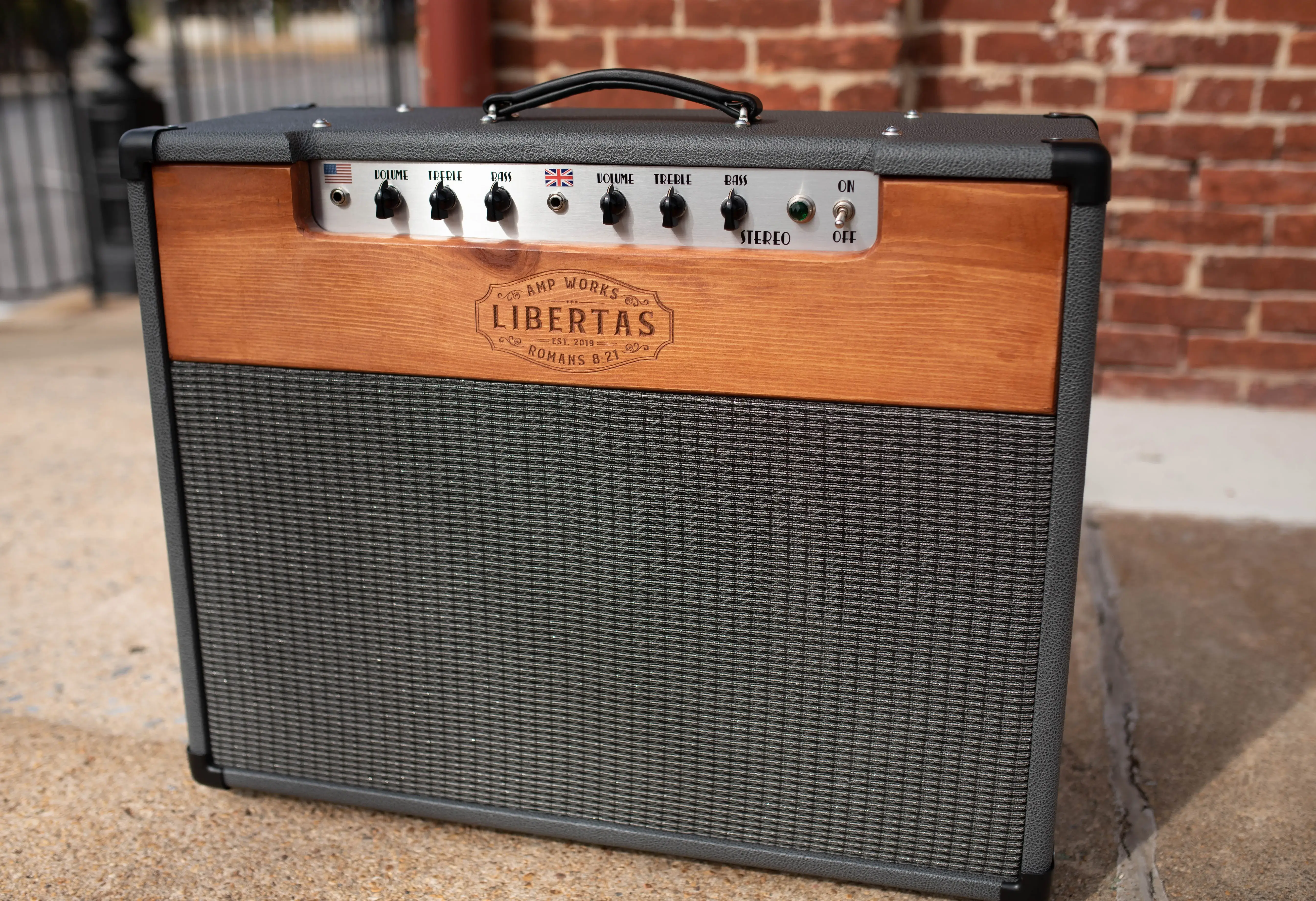 Custom Guitar Amps | LIBERTAS AMP WORKS