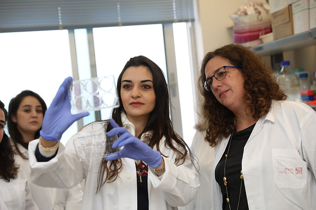 Lab members | Ruth Perets lab