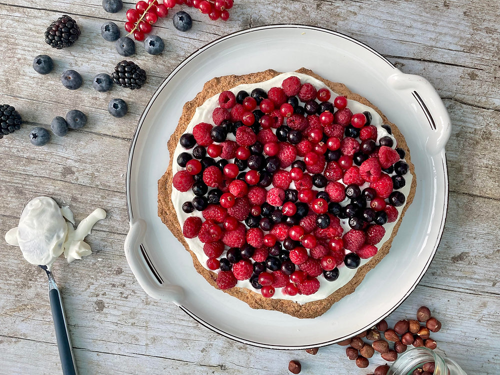 Meringue aux noisettes et fruits rouges