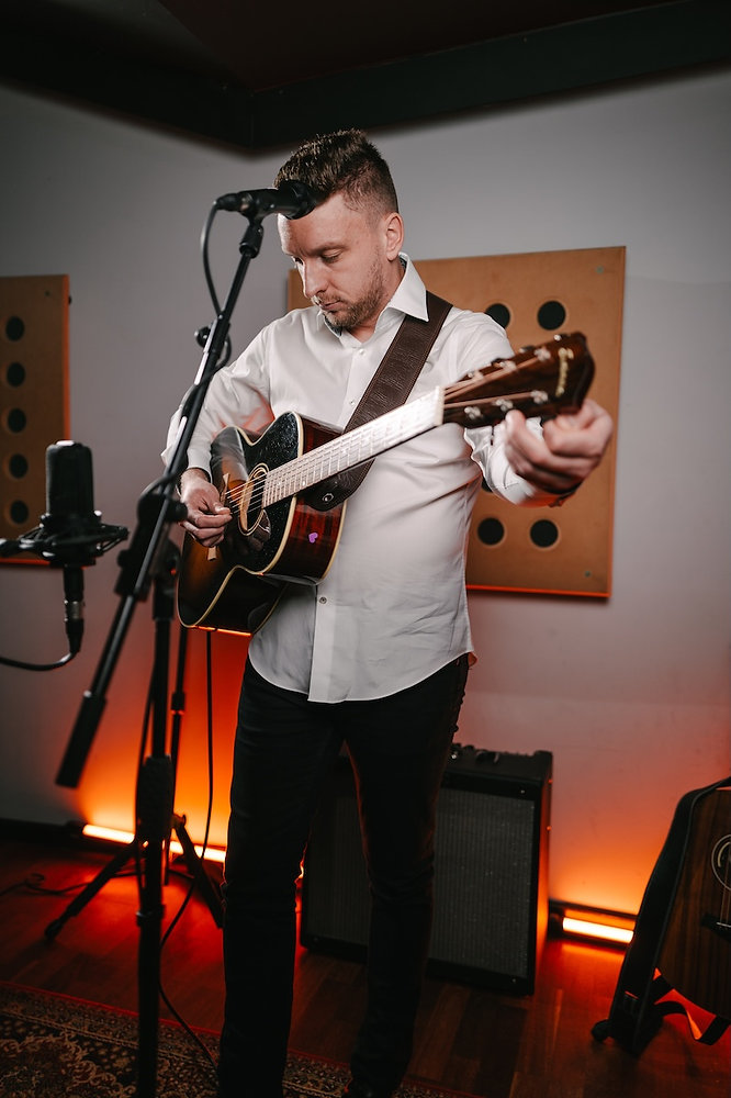 10 Reasons to Hire a Professional London Wedding Singer