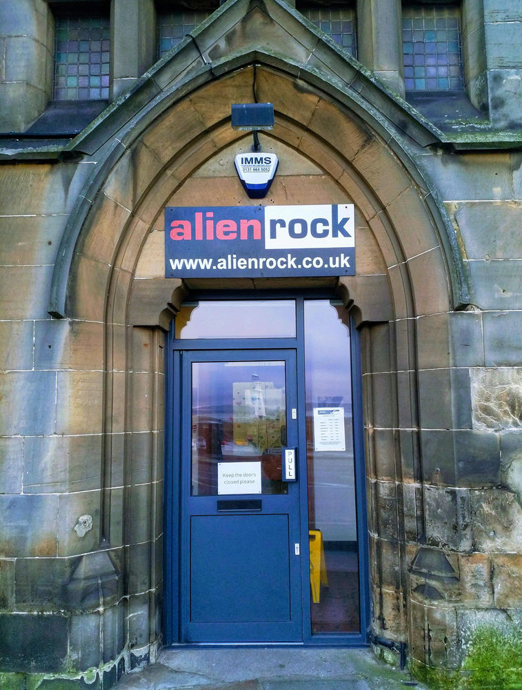 alien rock & bloc: Indoor Rock-Climbing Fun in Edinburgh