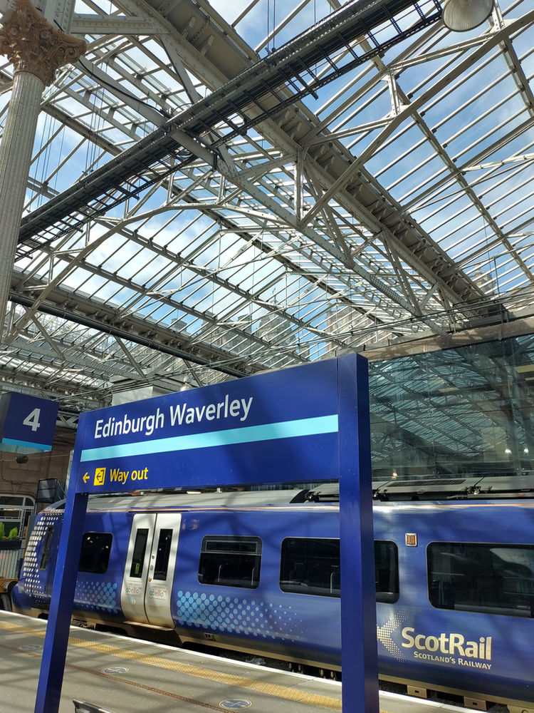 Edinburgh Waverley Station: 'Scott'-ish Marvel