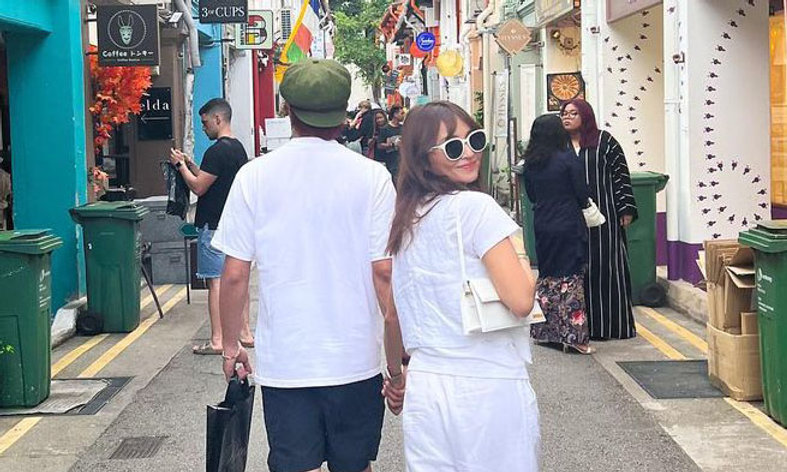 Engaged na raw kay Daniel… KATHRYN, IDINISPLEY NA ANG SUOT NA SINGSING Engaged na raw kay Daniel… KATHRYN, IDINISPLEY NA ANG SUOT NA SINGSING