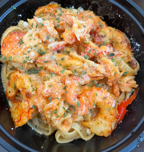 Cracked Crab n’ Shrimp Alfredo Pasta | Signature Taste