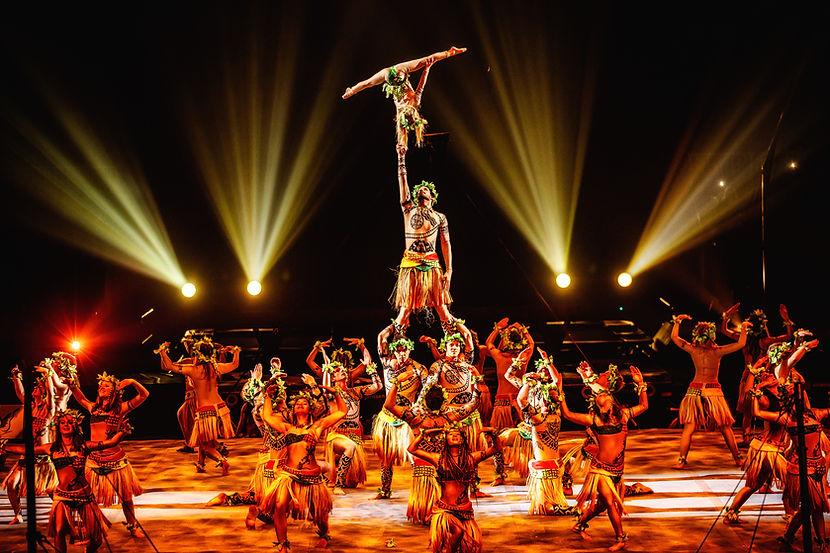 Zurcaroh | SHOWS & PROJECTS | Acrobatics