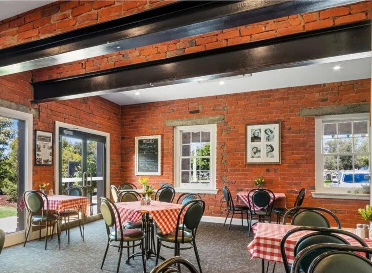 Meals & Drinks - Colbinabbin Country Hotel | Colbinabbin