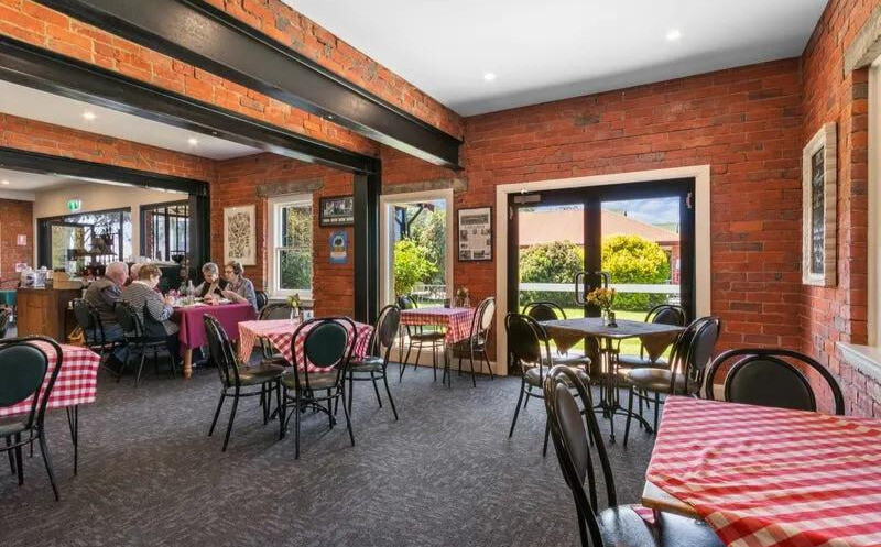 Meals & Drinks - Colbinabbin Country Hotel | Colbinabbin