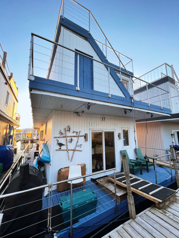 Toronto Floating Homes | Floating Homes and Houseboats for Sale in the ...