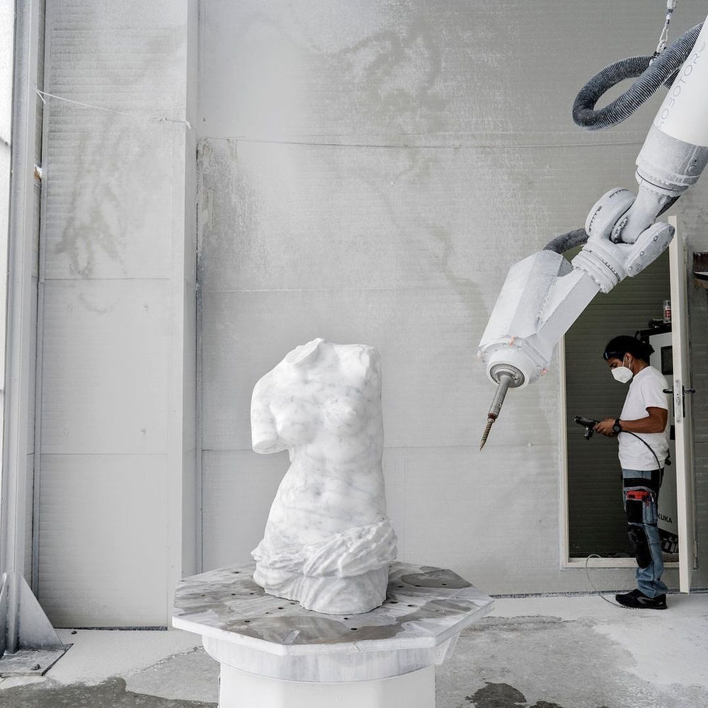 Sculpting with Robots: Robotor’s Neoclassical Carrara Statues in Italy