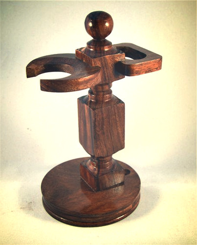 Wooden Cutthroat Razor & Brush Stand | vintage-razors