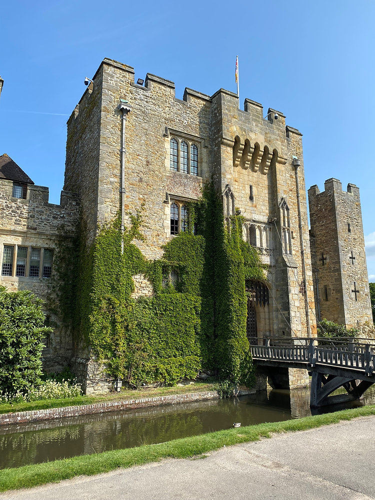 The delightful grounds of Hever Castle!