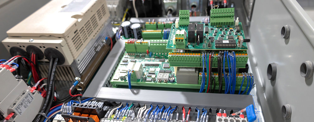 The Benefits of Custom OEM Control Panels for Industrial Automation
