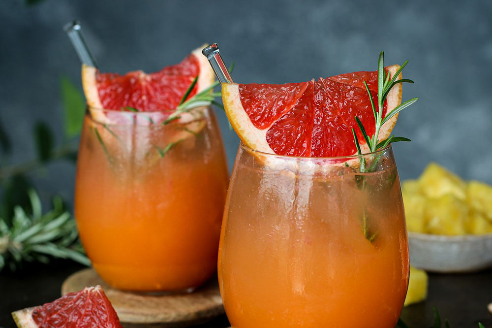 Grapefruit Rosemary Spritzer