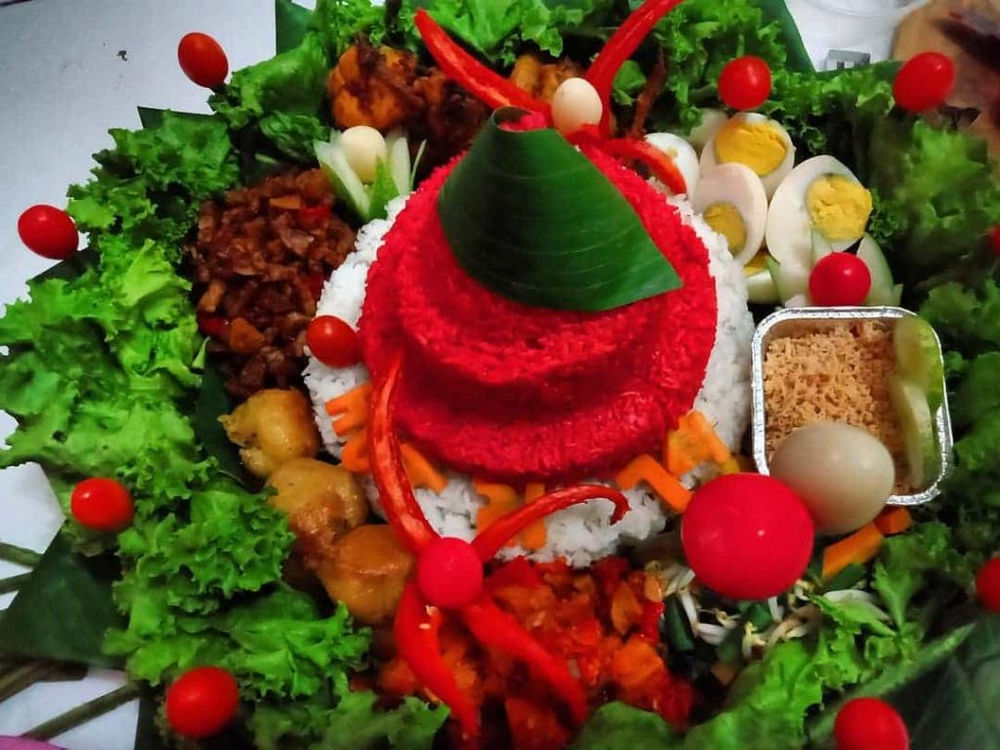 Keindahan Makna Tumpengan Yang Sudah Mendunia