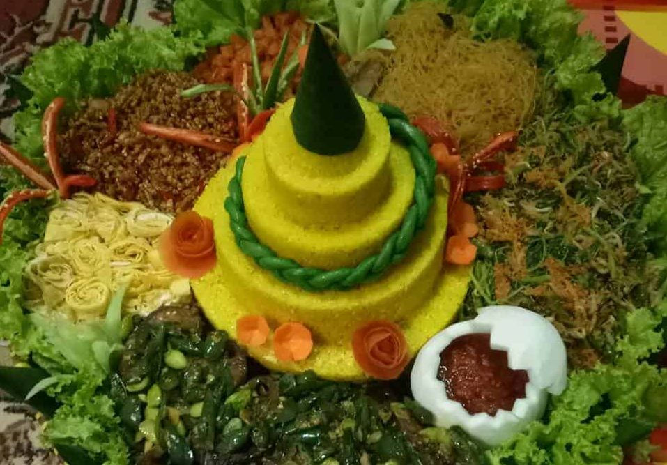 Keindahan Makna Tumpengan Yang Sudah Mendunia