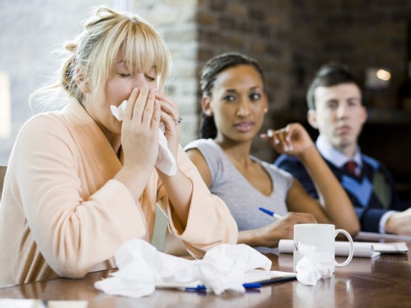 Allergic Rhinitis vs Common Cold: Why You Keep Blowing Your Nose and ...