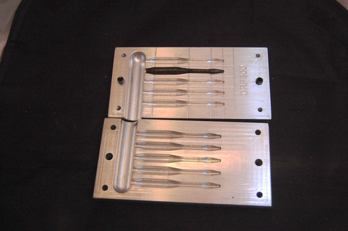 Enforcer bait molds worm molds