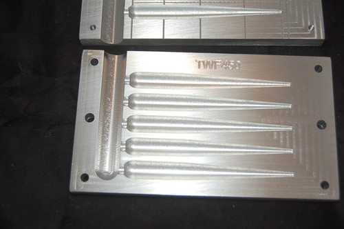 Enforcer bait molds worm molds