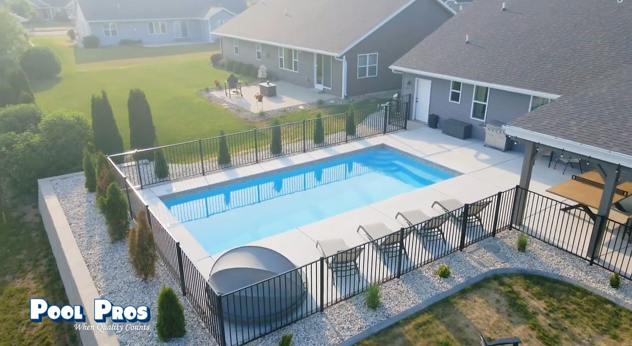 Fiberglass Pool Builder | Pool Pros | Wisconsin