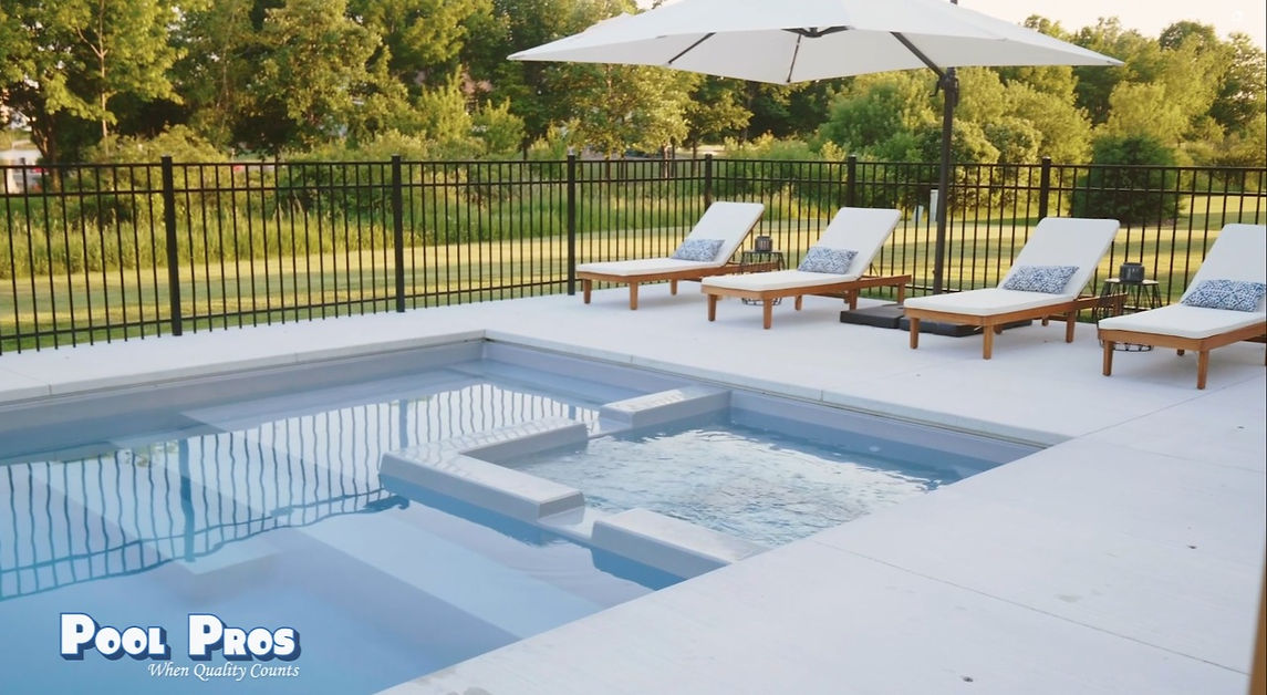 Fiberglass Pool Builder | Pool Pros | Wisconsin