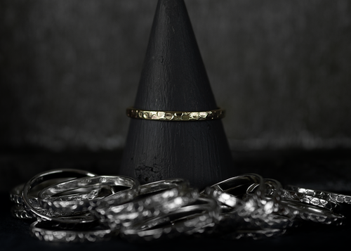 9ct Gold Summer Rain Thin Band | Suzi Lee Jewellery