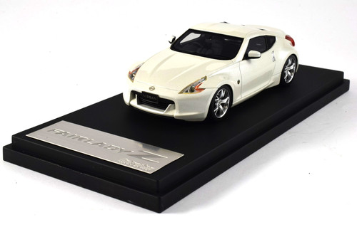 1/43 Nissan 370Z White 2007 HPI 8431 divsmodels.com