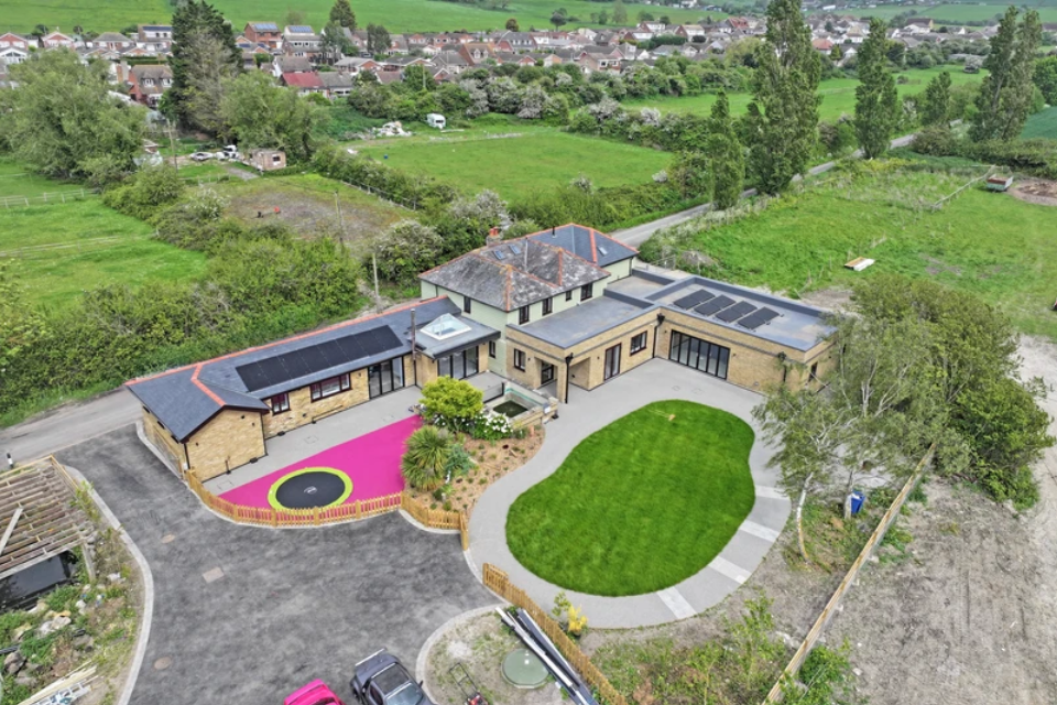 Low Carbon Technologies in Sittingbourne - Staxson