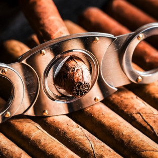 Alcohol Infused Cigars | Guy & Lady Barrel Cigars | Dover