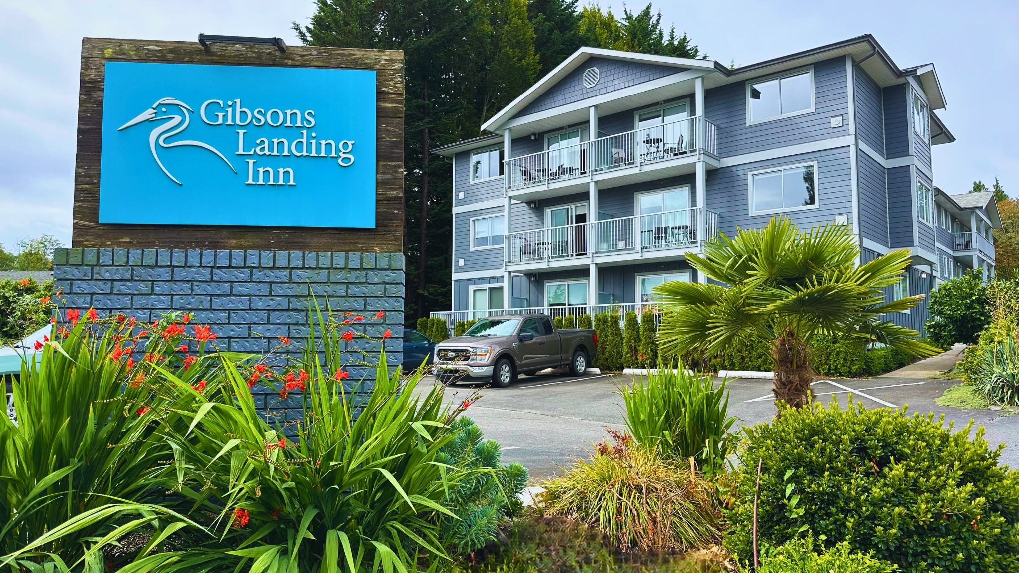 Gibsons Landing Inn | hotels in gibsons | 505 Gower Point Road, Gibsons ...