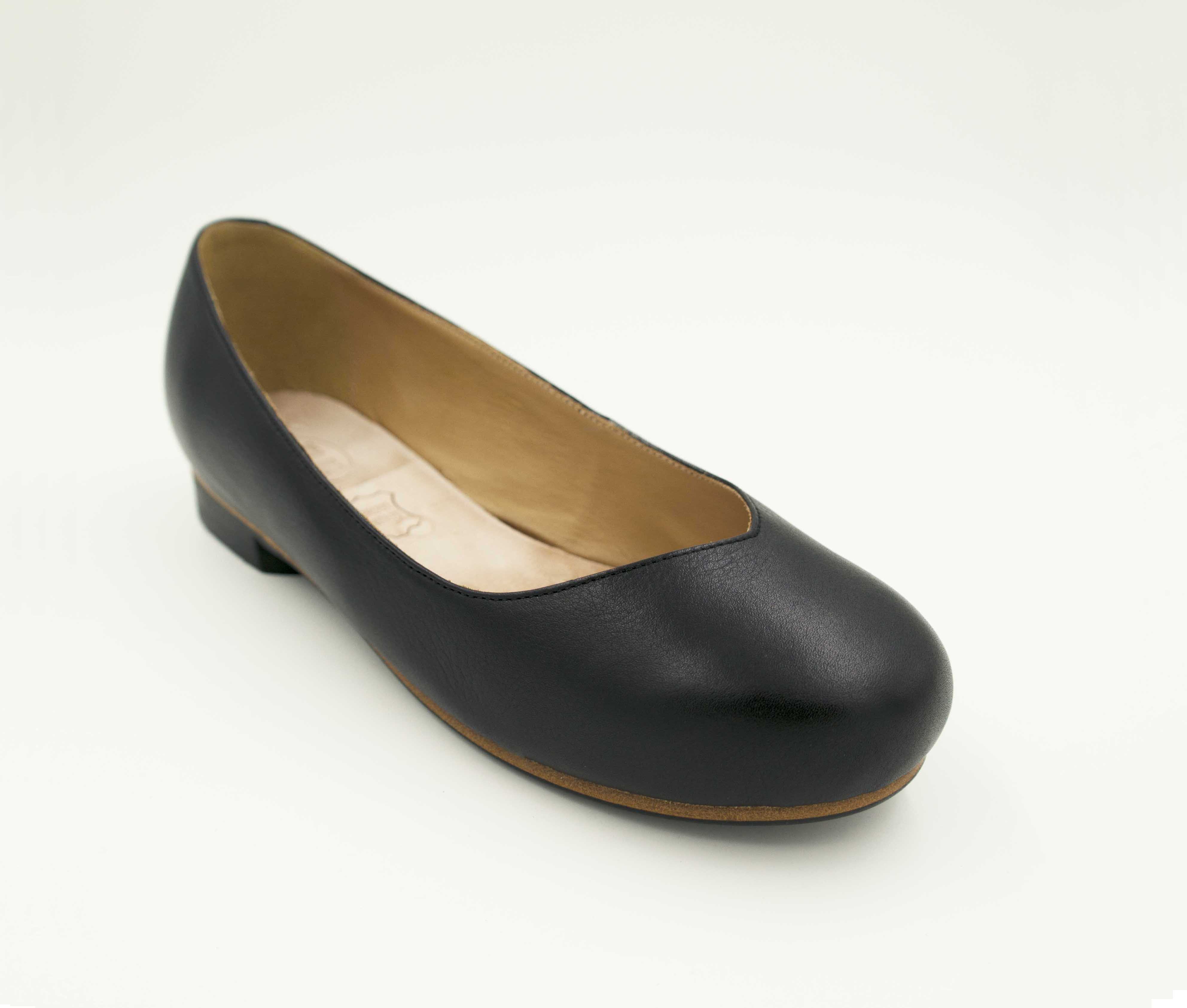 Black Leather Flats | tlmbrace