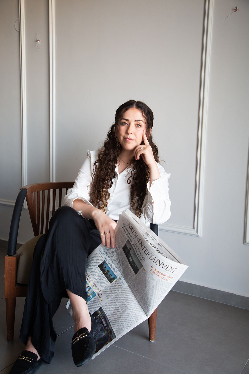 MeiraK: Political Commentator & Media Disruptor