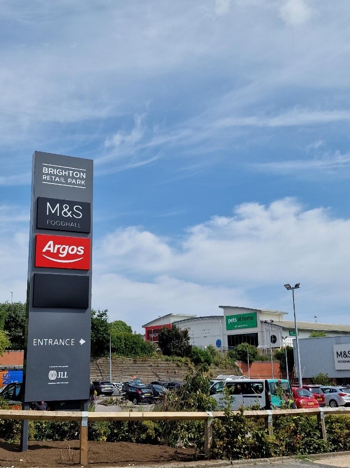 Signage Totem Pole Installation