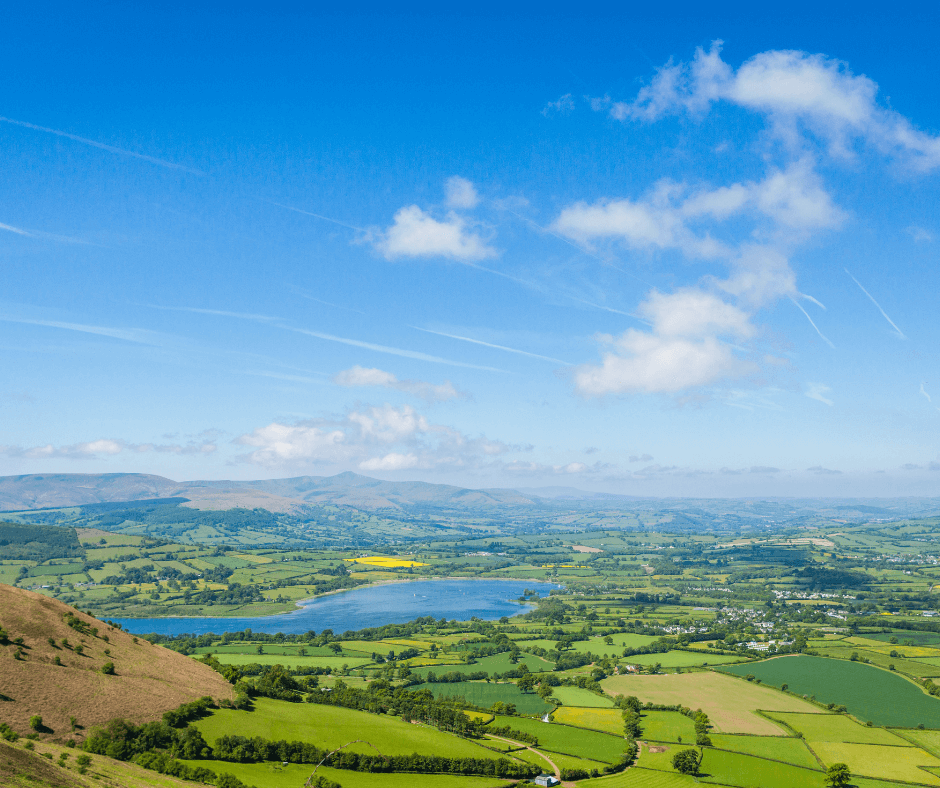 Acorn Adventure | SCHOOL TRIPS | UK & Europe