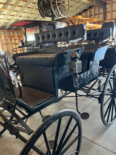 !!!CLASSIC SURREY WITH KEROSENE LAMPS!!! | Carolina Carriage
