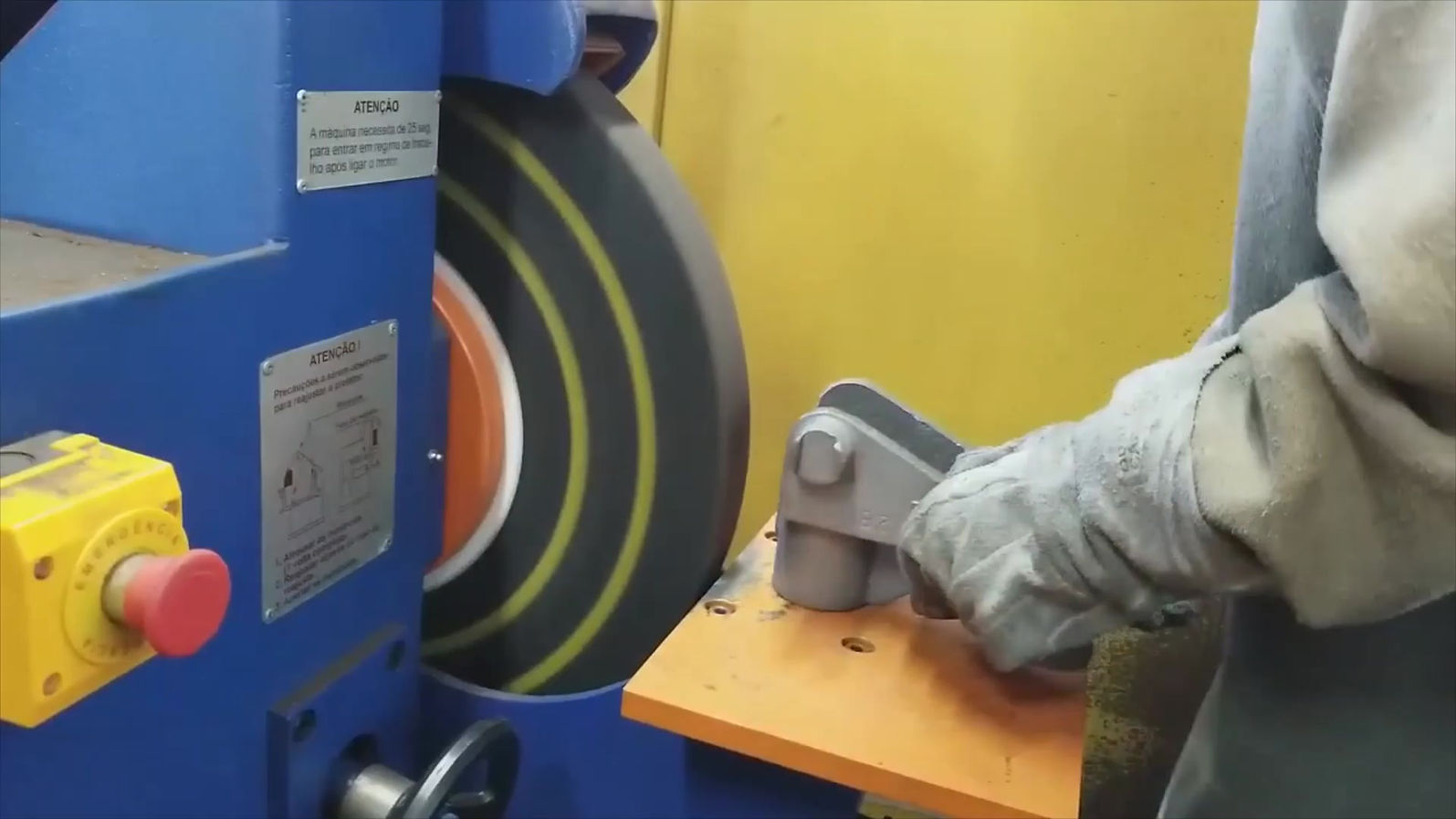 Rebel | Esmeril | Esmerilado en piezas fundidas. | São Paulo