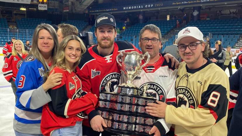 Le trophée Gilles Courteau et la Coupe Memorial à Lac-Etchemin le 8 juillet