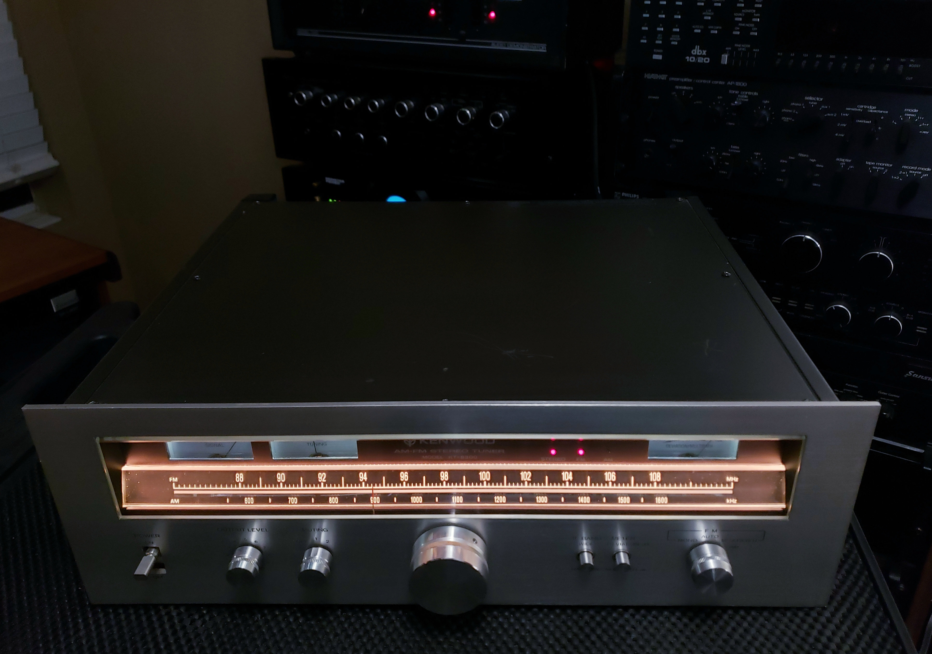 KENWOOD KT 8300 Vintage HiFi Audio FM/AM Tuner - LED VU Meters - 100% ...