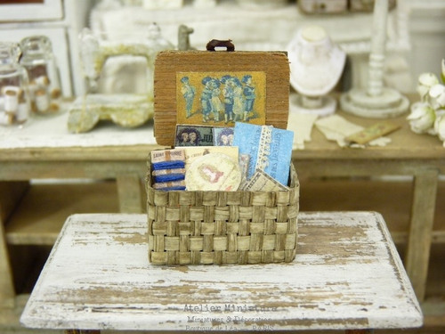 Boîte de Mercerie Ancienne Miniature, Maison de Poupée, Échelle 1/12 ...