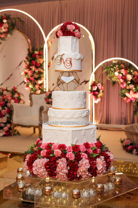 Grand Wedding Cakes from £350 | WEDDING CAKES LONDON.