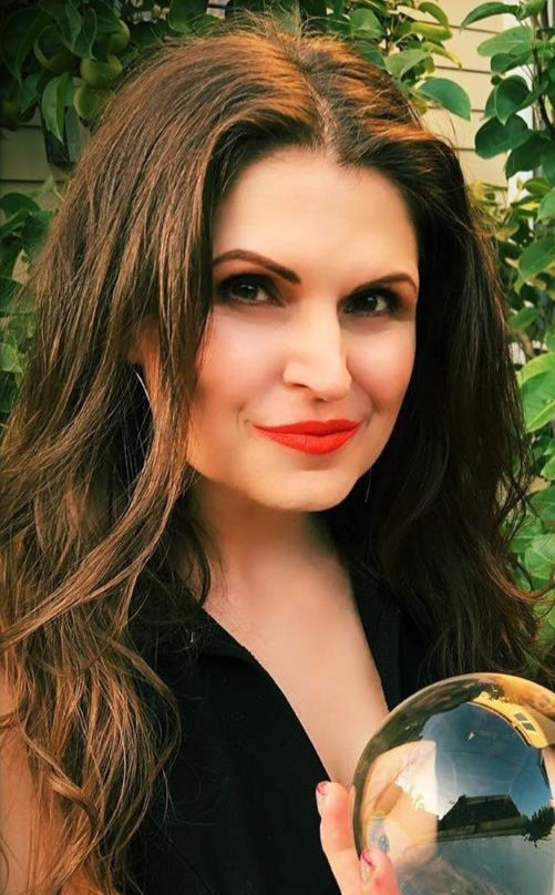 Best-selling Author, Ghostwriter, Psychic | Angela Lovell