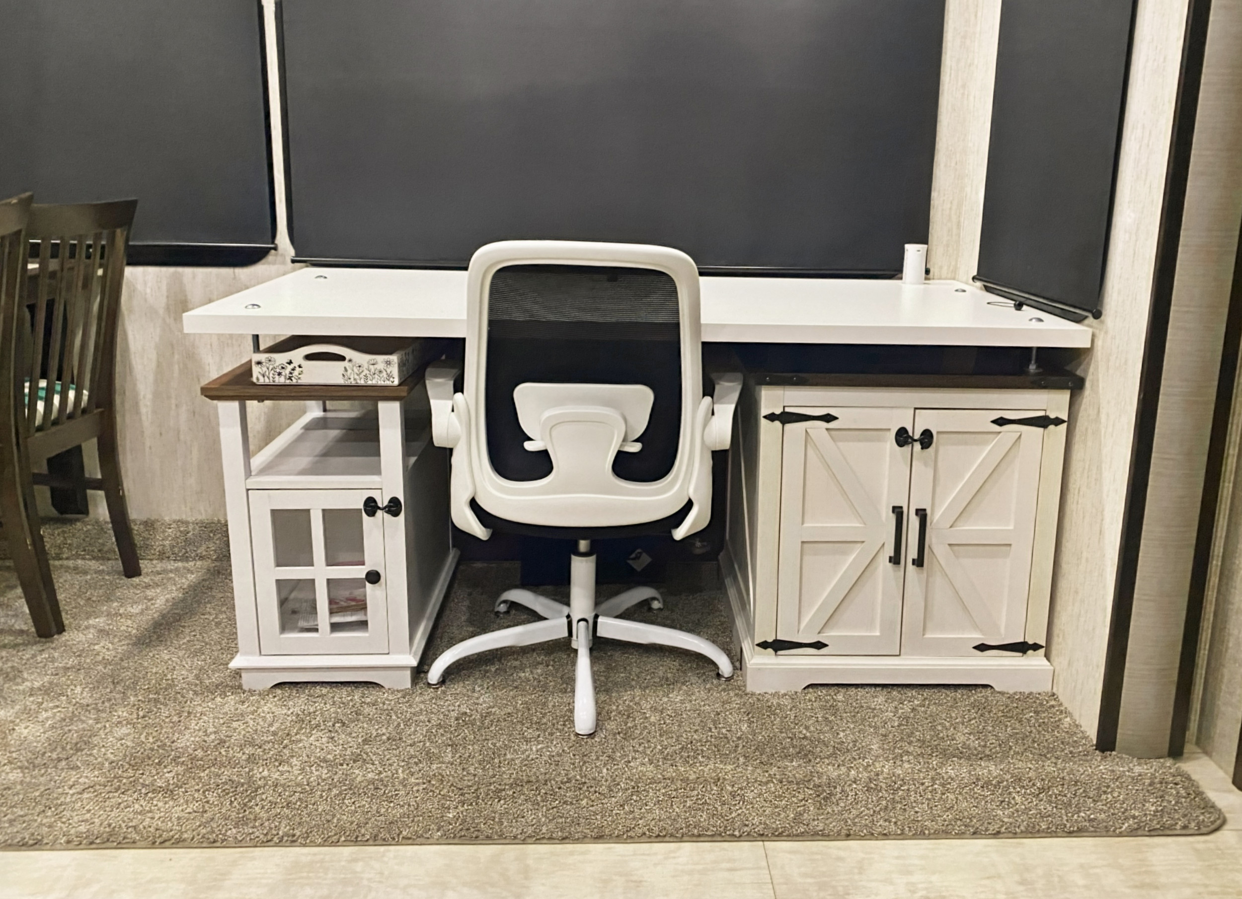 Amazing DIY RV Camper Desk!