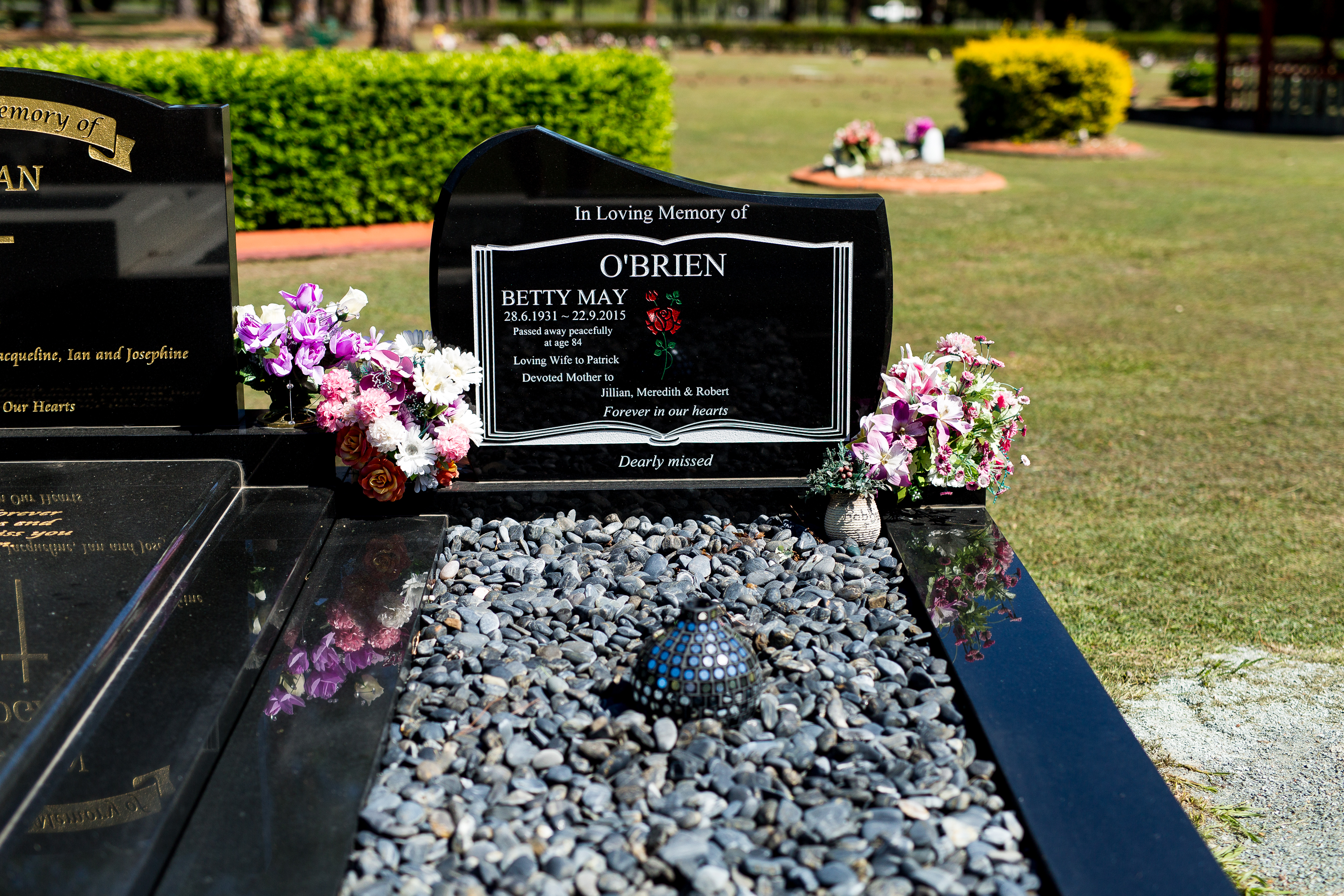 Single and Double Monuments | LEGACY MONUMENTS